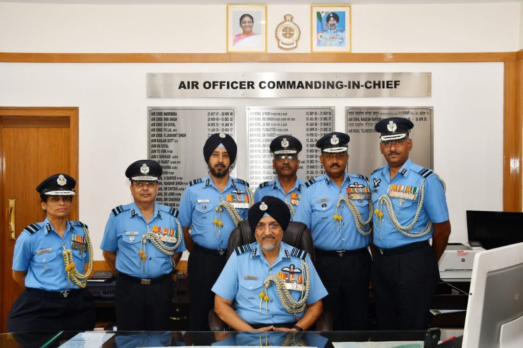 Air Marshal Tejinder Singh Takes Over The Command Of Training Command ...