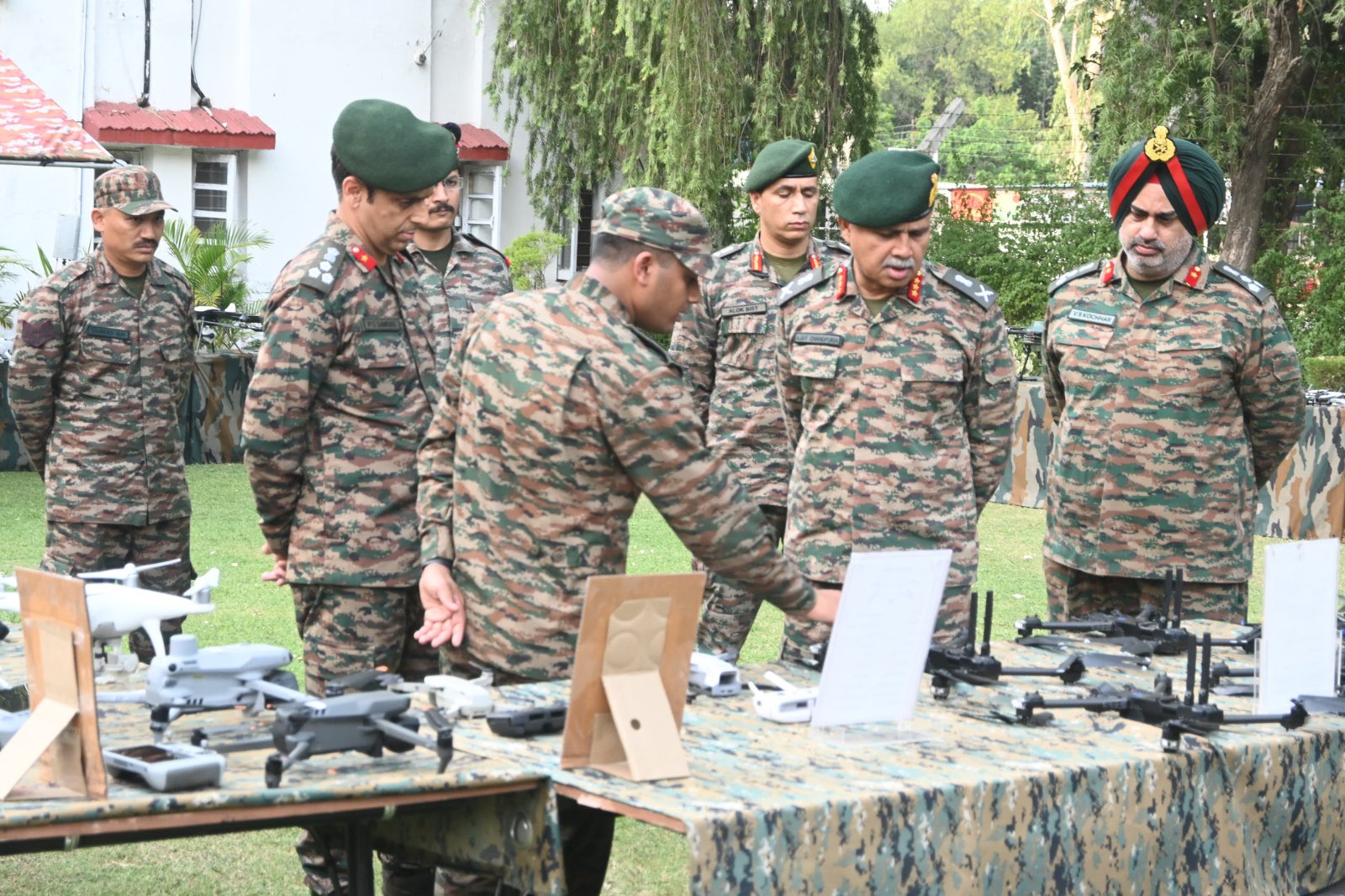 Indian Army's Vajra Corps GOC Reviews Panther Division's Operational ...