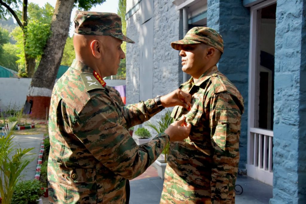 Lt Gen Pratik Sharma Reviews Security Readiness at Chinar Corps