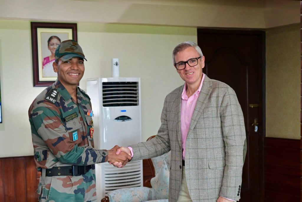 Indian Army Captain Harish Tak Honoured for Heroic Life-Saving Effort ...
