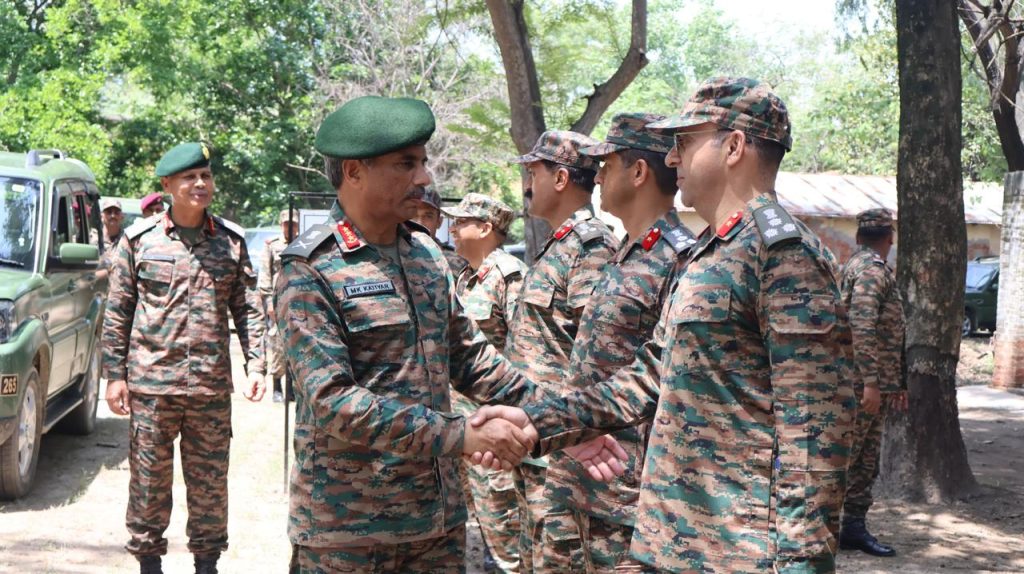Lt Gen Manoj Kumar Katiyar Assesses Readiness of Golden Arrow Division